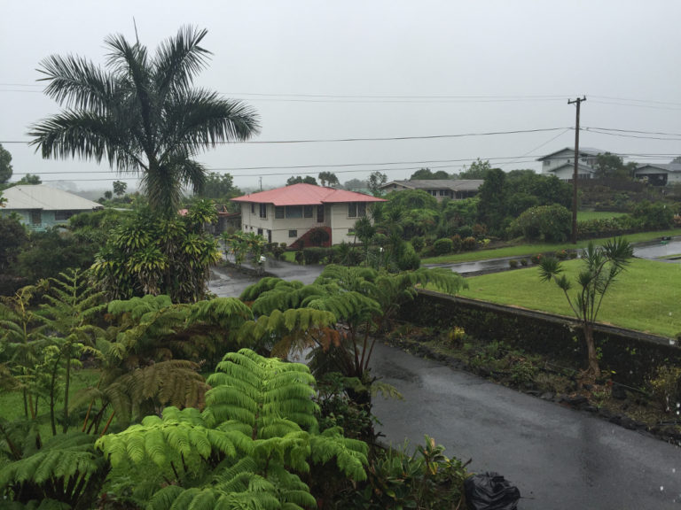 Hawaii Island Rain & Thunder Prompt Flood Advisory