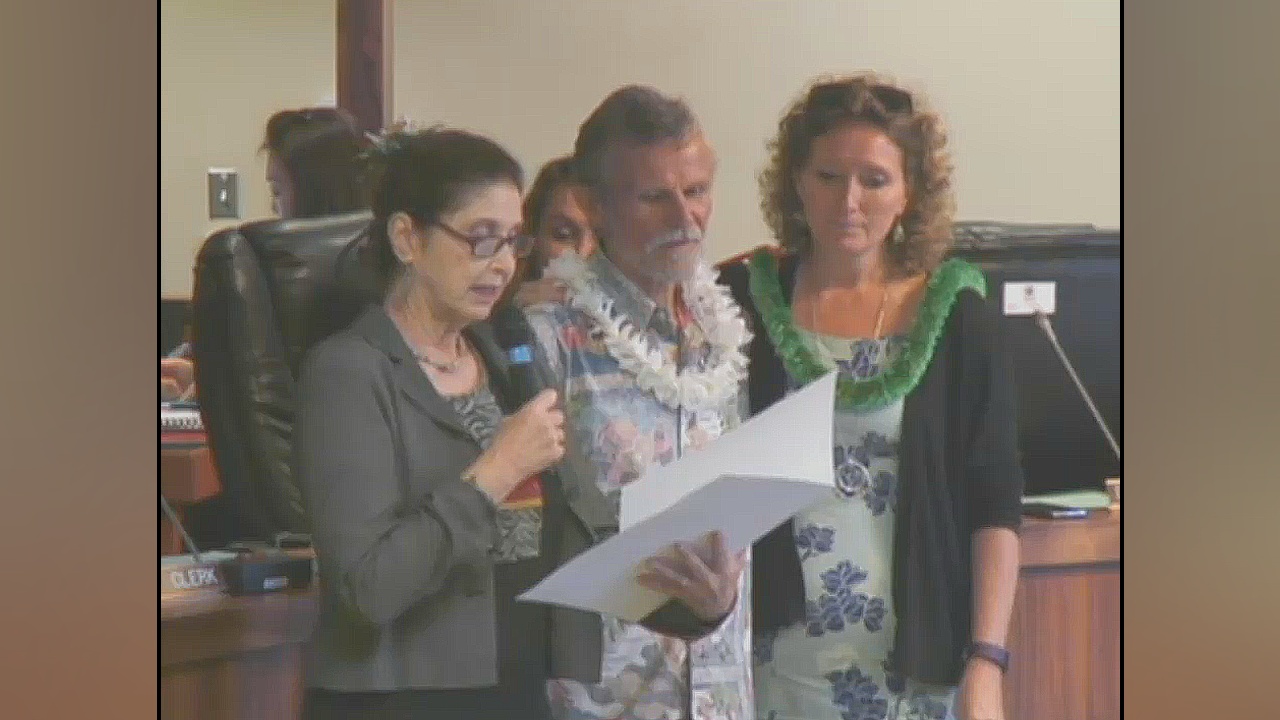 VIDEO: Graham Ellis Honored Before Deportation