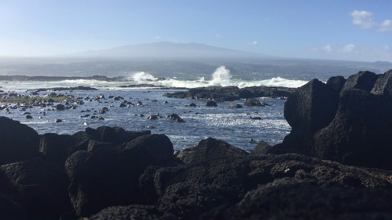 VIDEO: Hawaii Civil Defense Warning On High Surf, Strong Winds