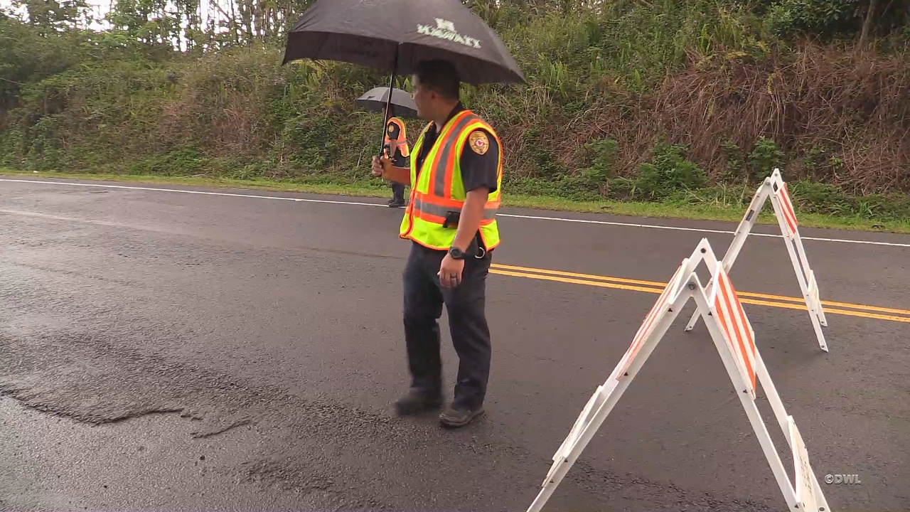 VIDEO: Police Restrict Highway 132 After New Fissure Erupts