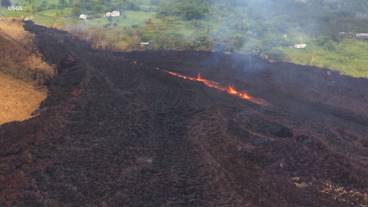 3 pm Eruption Update – Fissures Spatter, Summit Erupts Ash