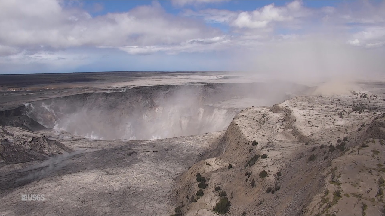 VIDEO: Fly-Over Over Slumping Kilauea Volcano, As Scientist Explains