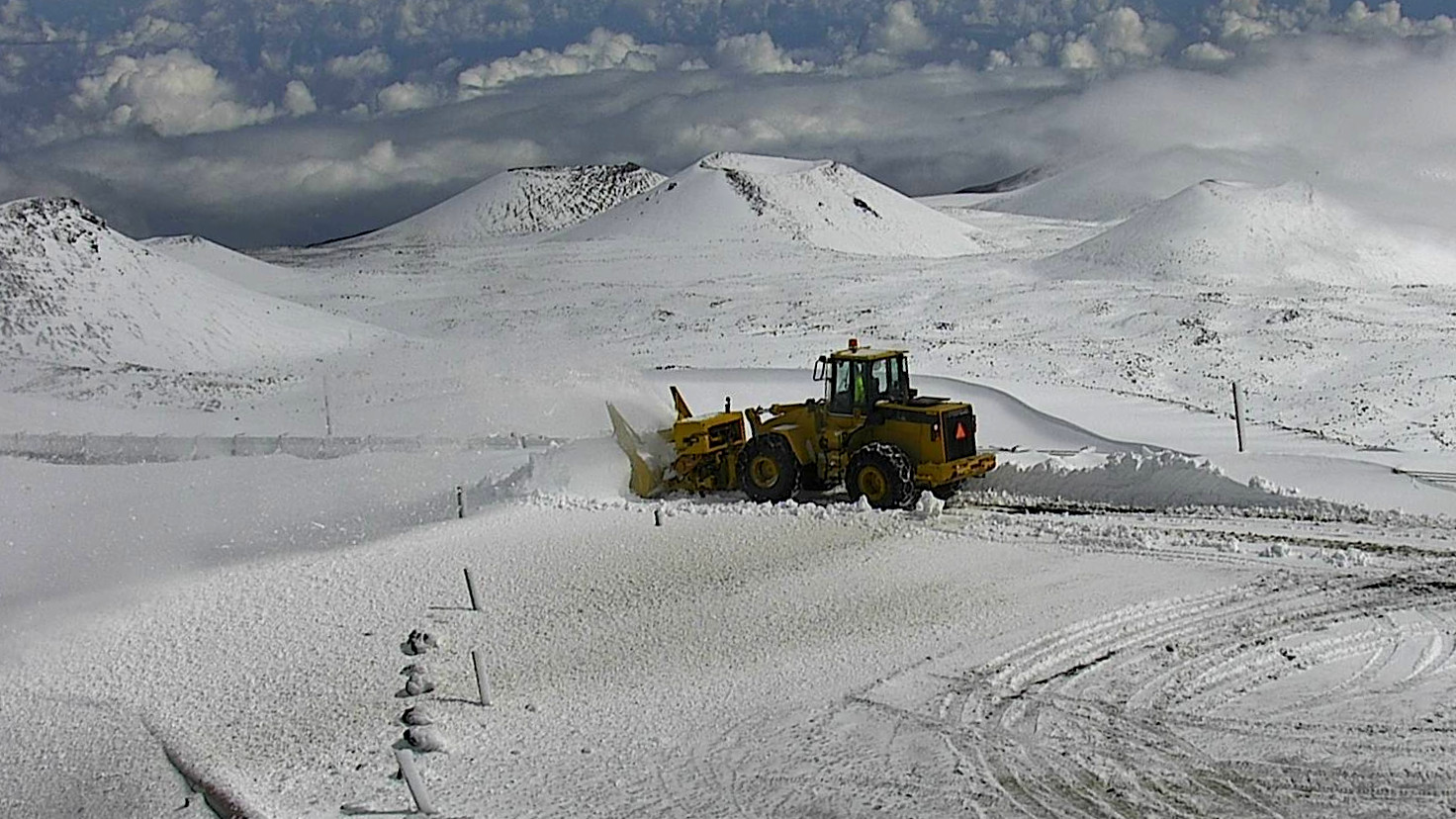 VIDEO: Snow Buries Hawaiʻi Summits