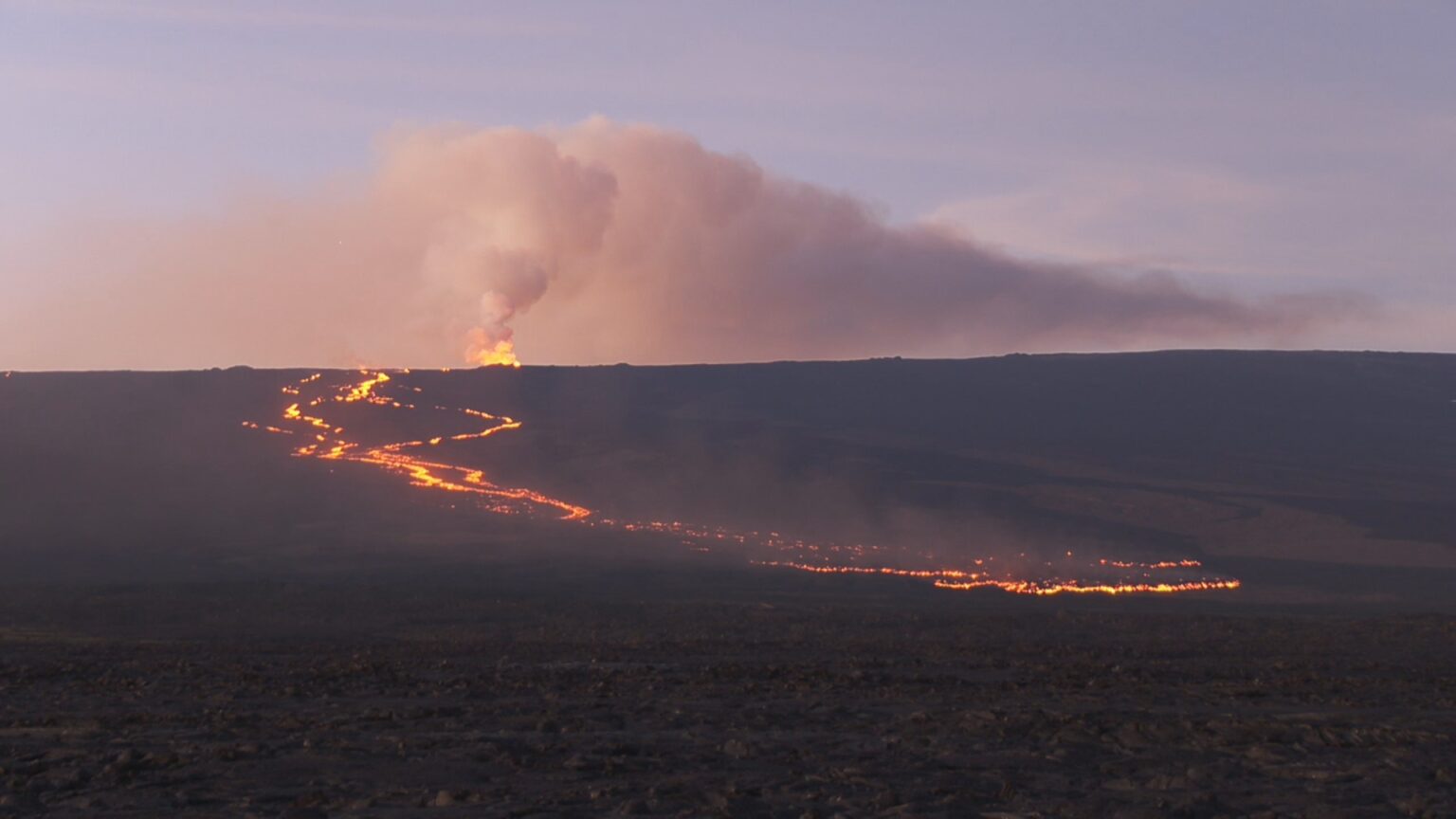 Hawaiian Electric Prepares For Mauna Loa Eruption Impacts