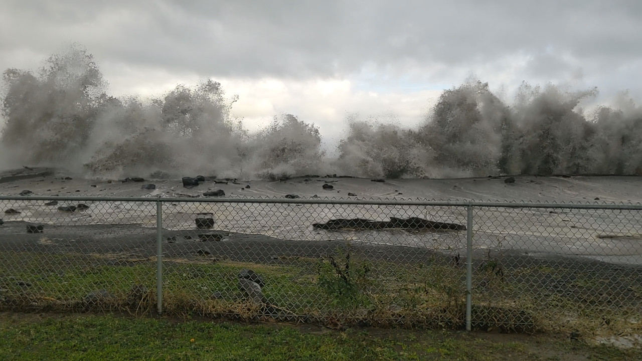 VIDEO: High Surf Warning, Hilo Beach Closures Announced