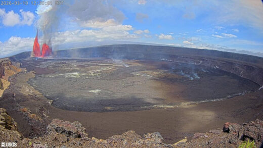 Kīlauea Volcano Warning: Highway 11, National Park Closures